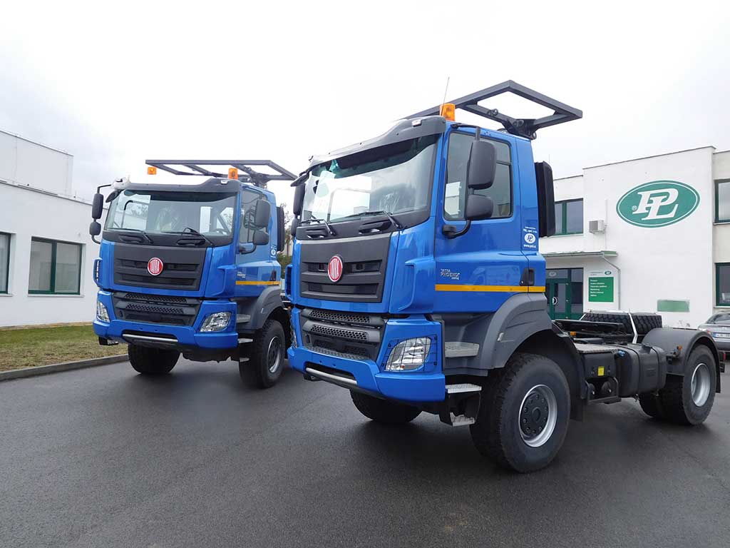 P&L - Tahač TATRA Phoenix 4x4, verze traktor nebo nákladní vozidlo