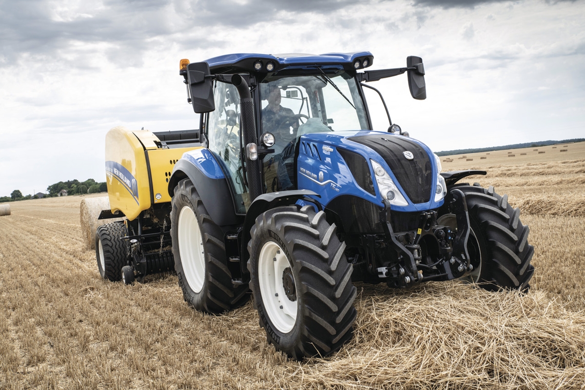 P&L - Traktor New Holland T5 Auto Command a Dynamic Command